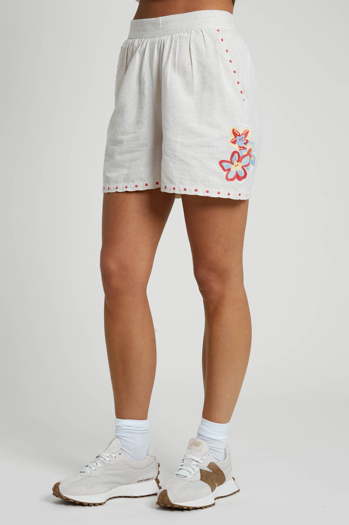RHIRI SHORTS – Native Youth